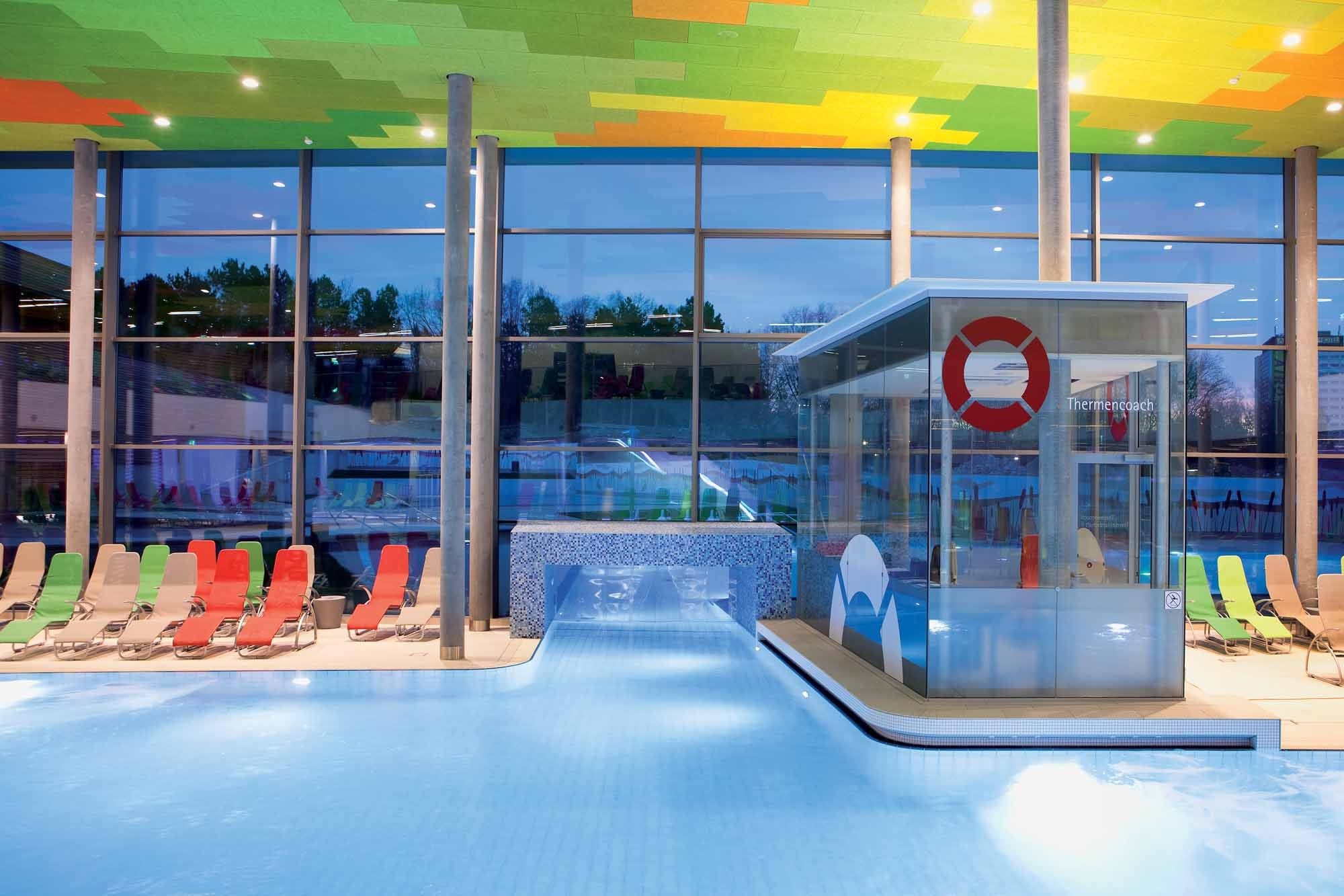 Therme Oberlaa in Wien | Fliesen und Platten | Sport/Freizeit | BauNetz ...