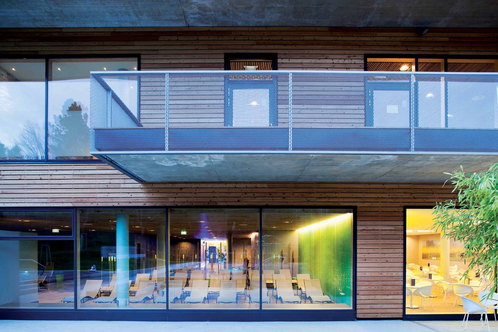 Therme Oberlaa in Wien | Fliesen und Platten | Sport/Freizeit | BauNetz ...