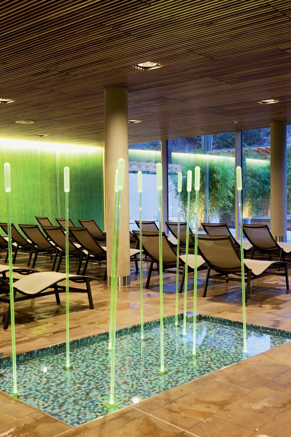 Therme Oberlaa in Wien | Fliesen und Platten | Sport/Freizeit | BauNetz ...