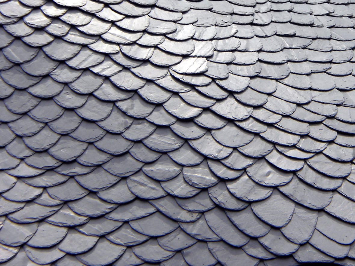 Rechteck-Deckung an der Fassade | Schiefer | Deckungsarten | BauNetz Wissen