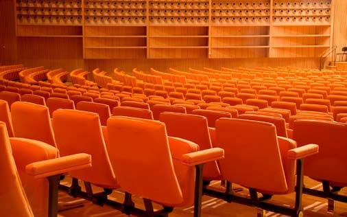 Bestuhlungen in Publikumsflächen | Akustik | Raumelemente | Baunetz_Wissen