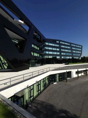 Firmenzentrale MP09 in Graz/A | Flachdach | Büro- und Verwaltung ...