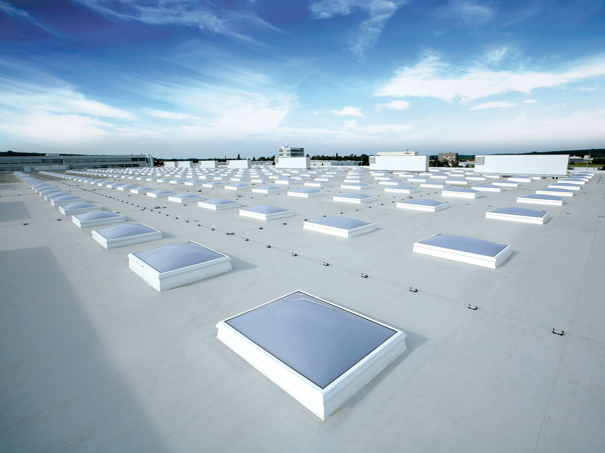 Rauch- und Wärmeabzugsanlage (RWA) | Flachdach | Öffnungen | BauNetz Wissen