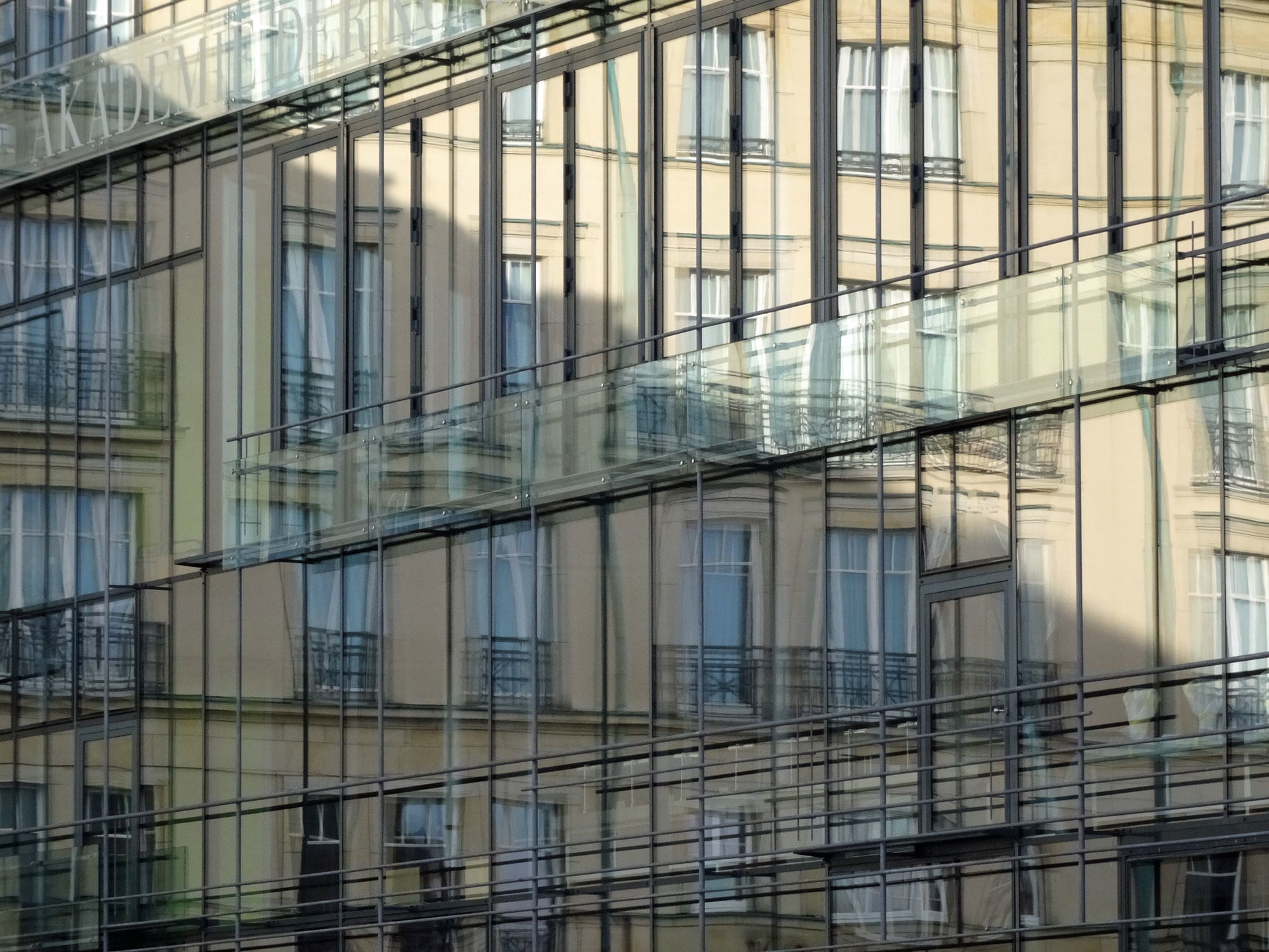 Pfosten-Riegel-Fassaden | Glas | Vertikale Glaselemente | Baunetz_Wissen