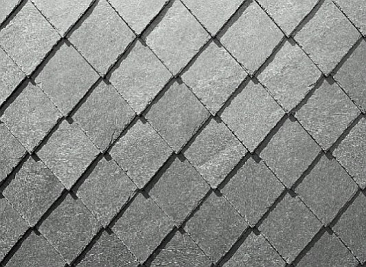 Wabendeckung an der Fassade | Schiefer | Deckungsarten | Baunetz_Wissen
