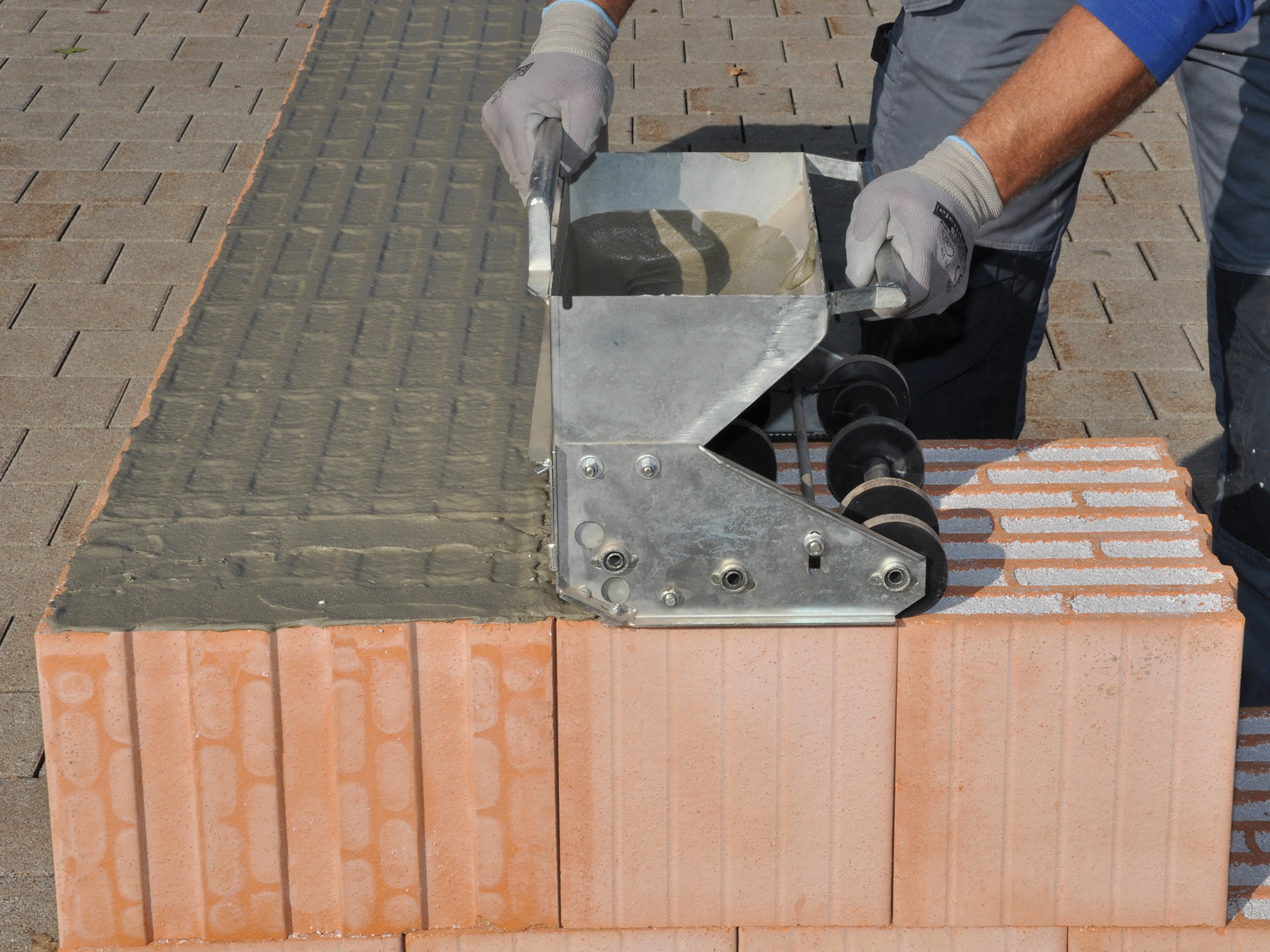 Verputztechniken und Putzoberflächen | Mauerwerk | Mörtel/Putze ...