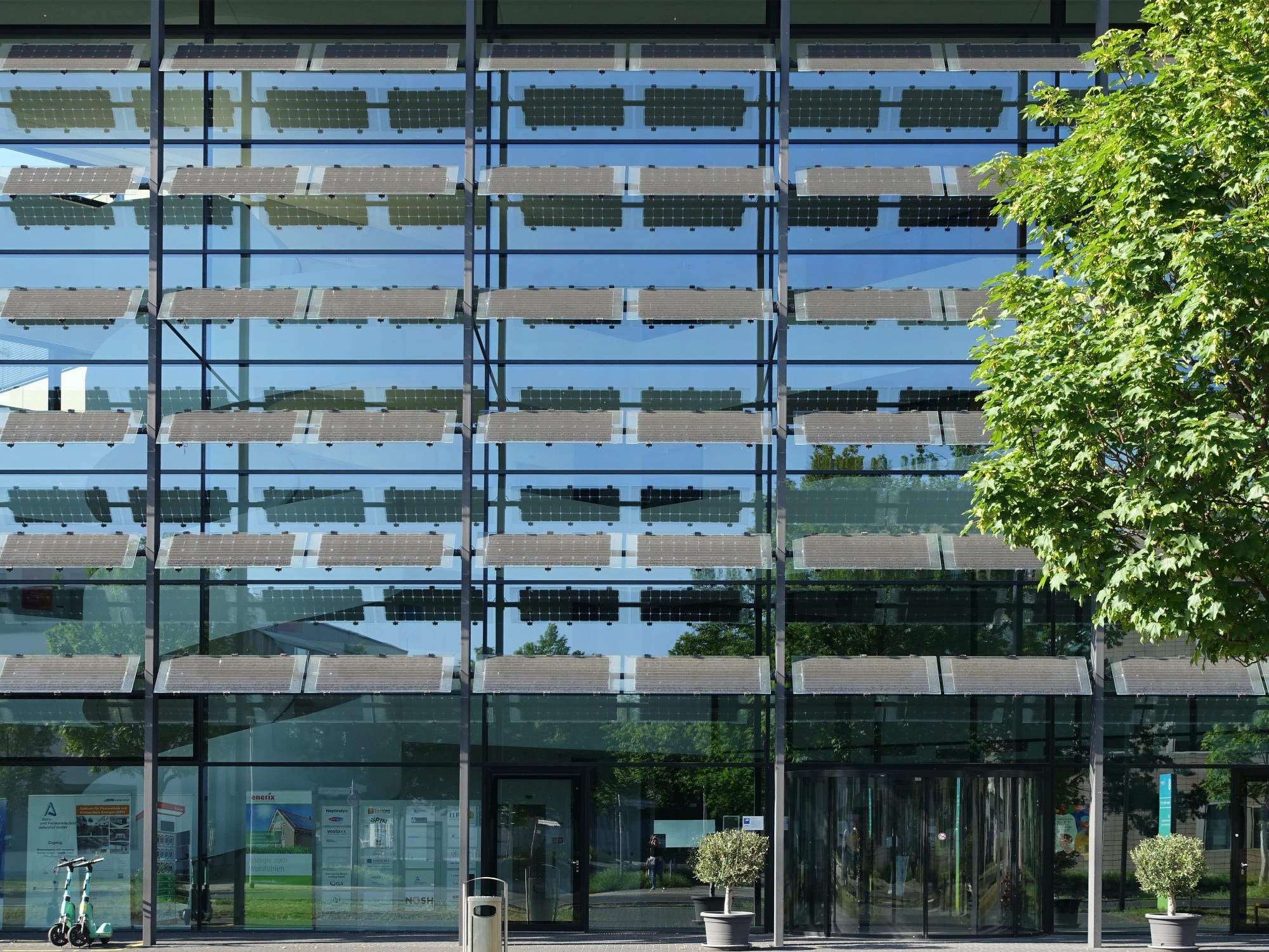 Photovoltaik an Fassaden | Solar | PV am Gebäude | BauNetz Wissen