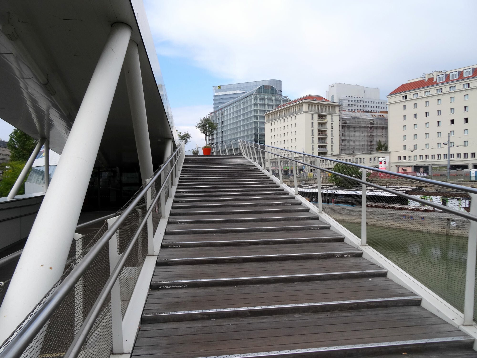 Treppenrampen | Treppen | Treppenformen | BauNetz Wissen