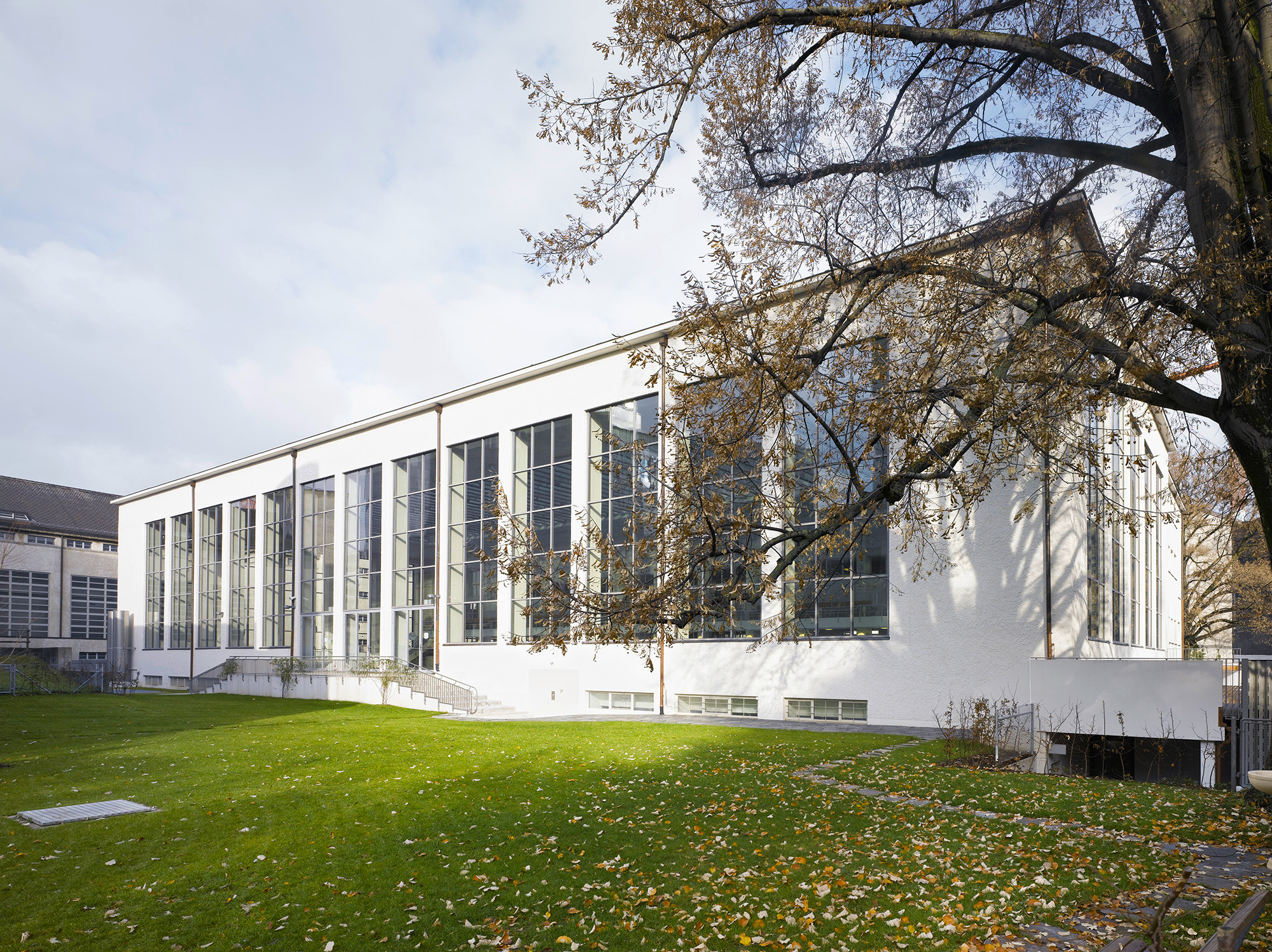 Hallenbad City in Zürich | Glas | Sport/Freizeit | Baunetz_Wissen