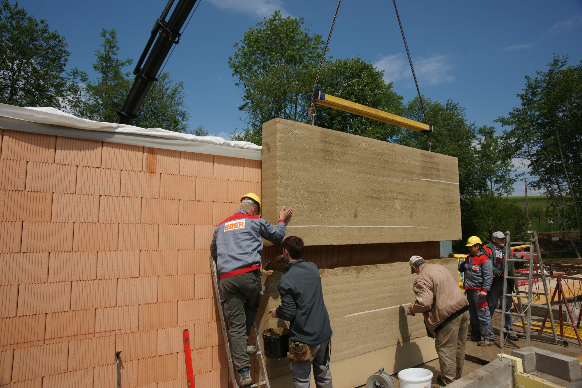 Vorgefertige Bauteile aus Stampflehm | Gesund Bauen | News/Produkte ...
