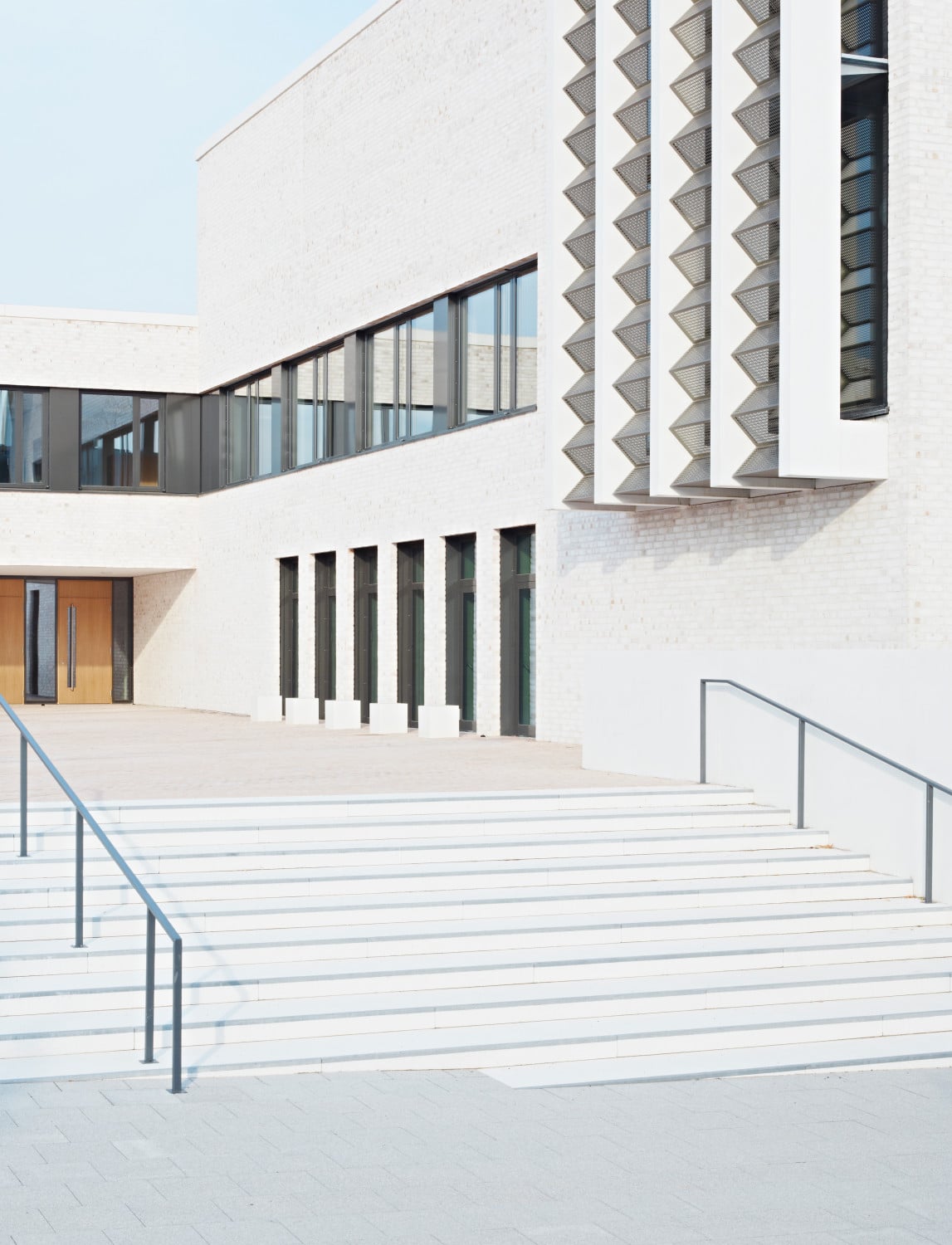 Riedberg-Gymnasium in Frankfurt/Main | Gebäudetechnik | Kultur/Bildung ...
