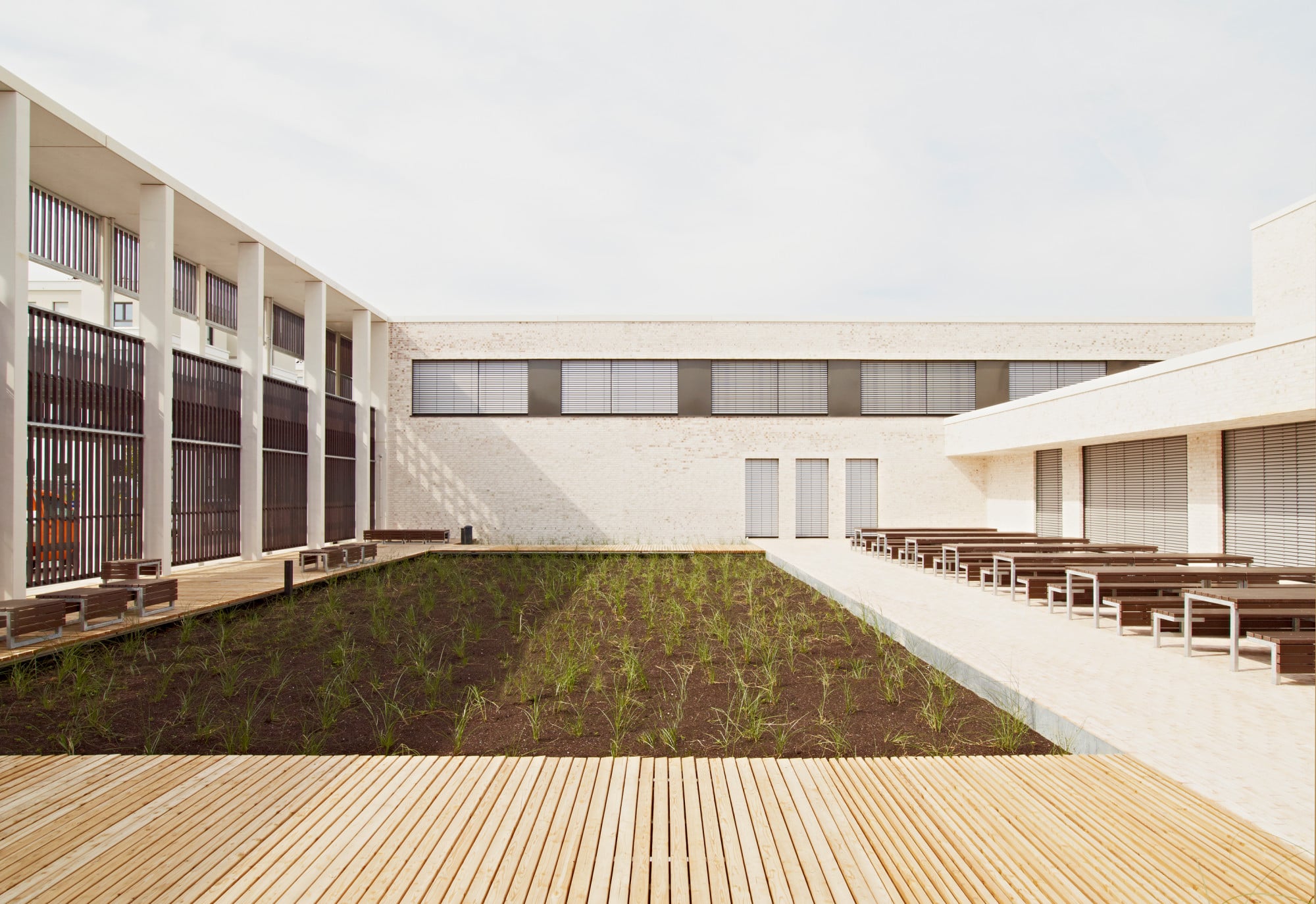 Riedberg-Gymnasium in Frankfurt/Main | Gebäudetechnik | Kultur/Bildung ...