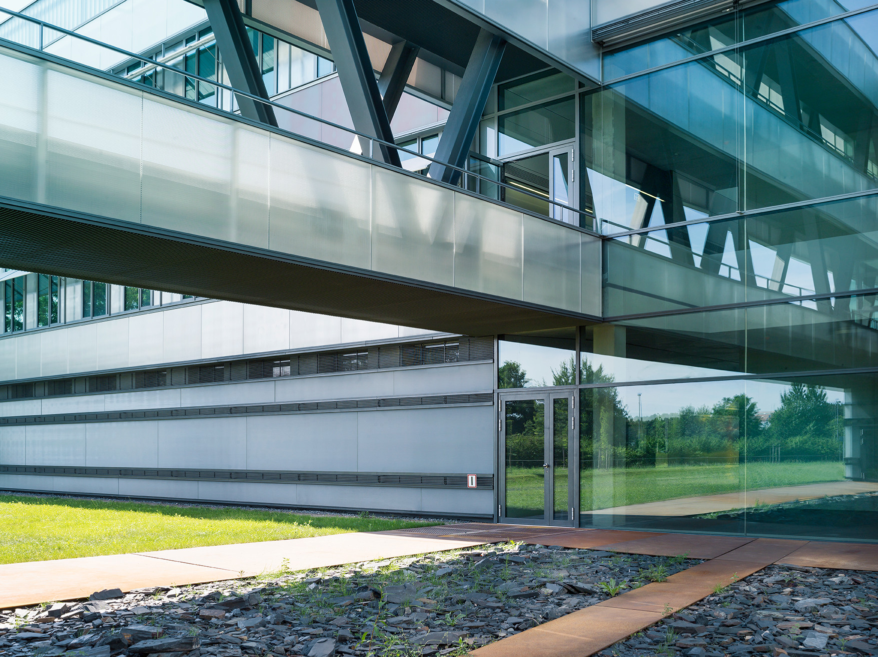 Laborgebäude des Bundesamts für Materialforschung in Berlin | Glas ...