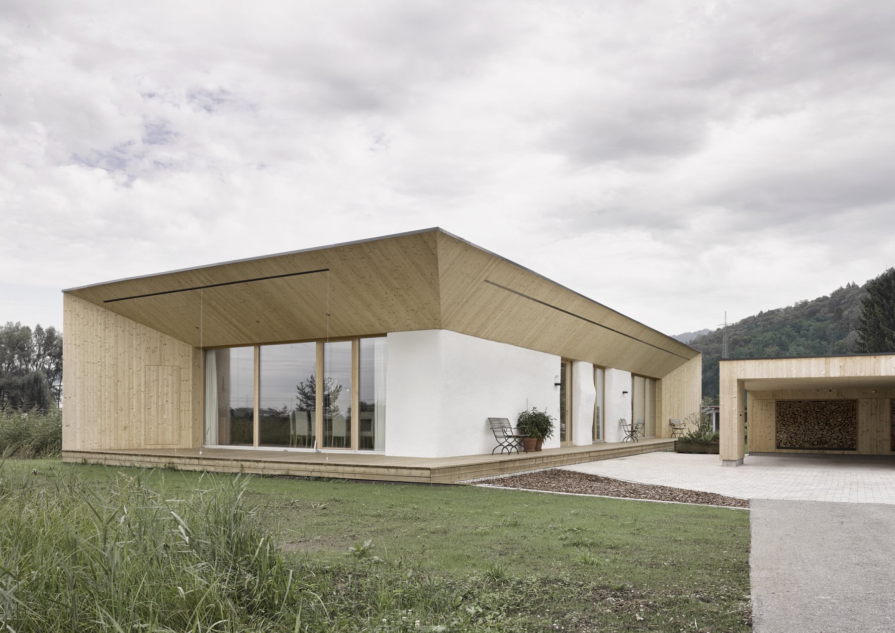 Strohhaus in Dornbirn | Nachhaltig Bauen | Wohnen | BauNetz Wissen