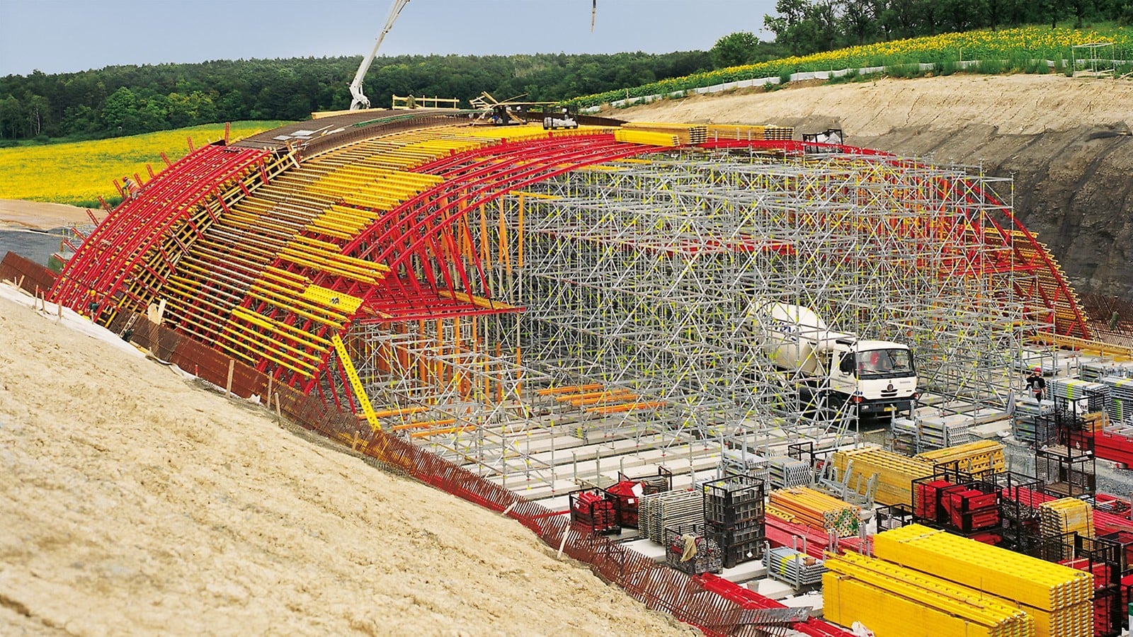 Brückenschalungen | Gerüste und Schalungen | Ingenieurbau | BauNetz Wissen