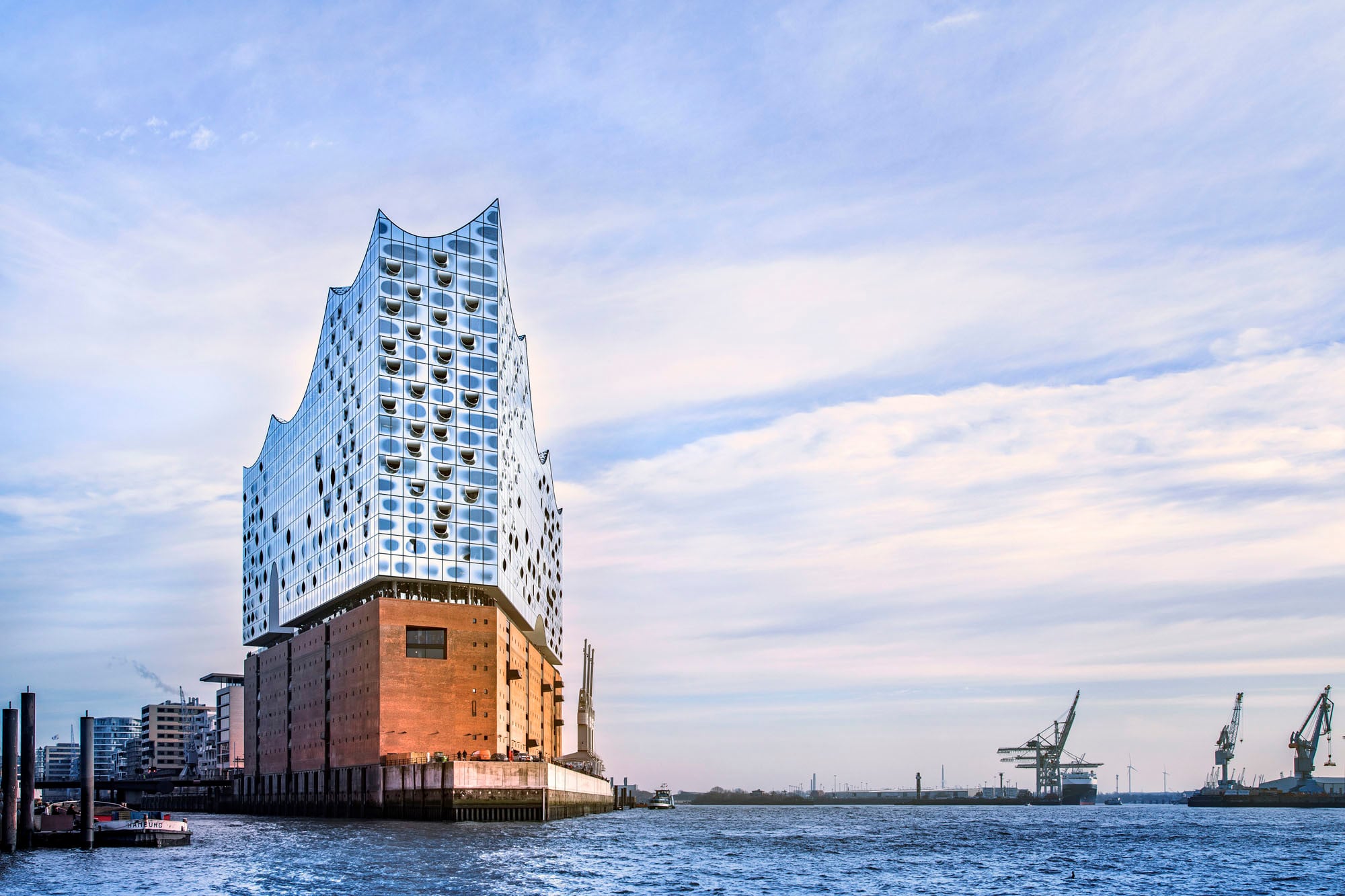 Elbphilharmonie in Hamburg | Glas | Kultur | Baunetz_Wissen