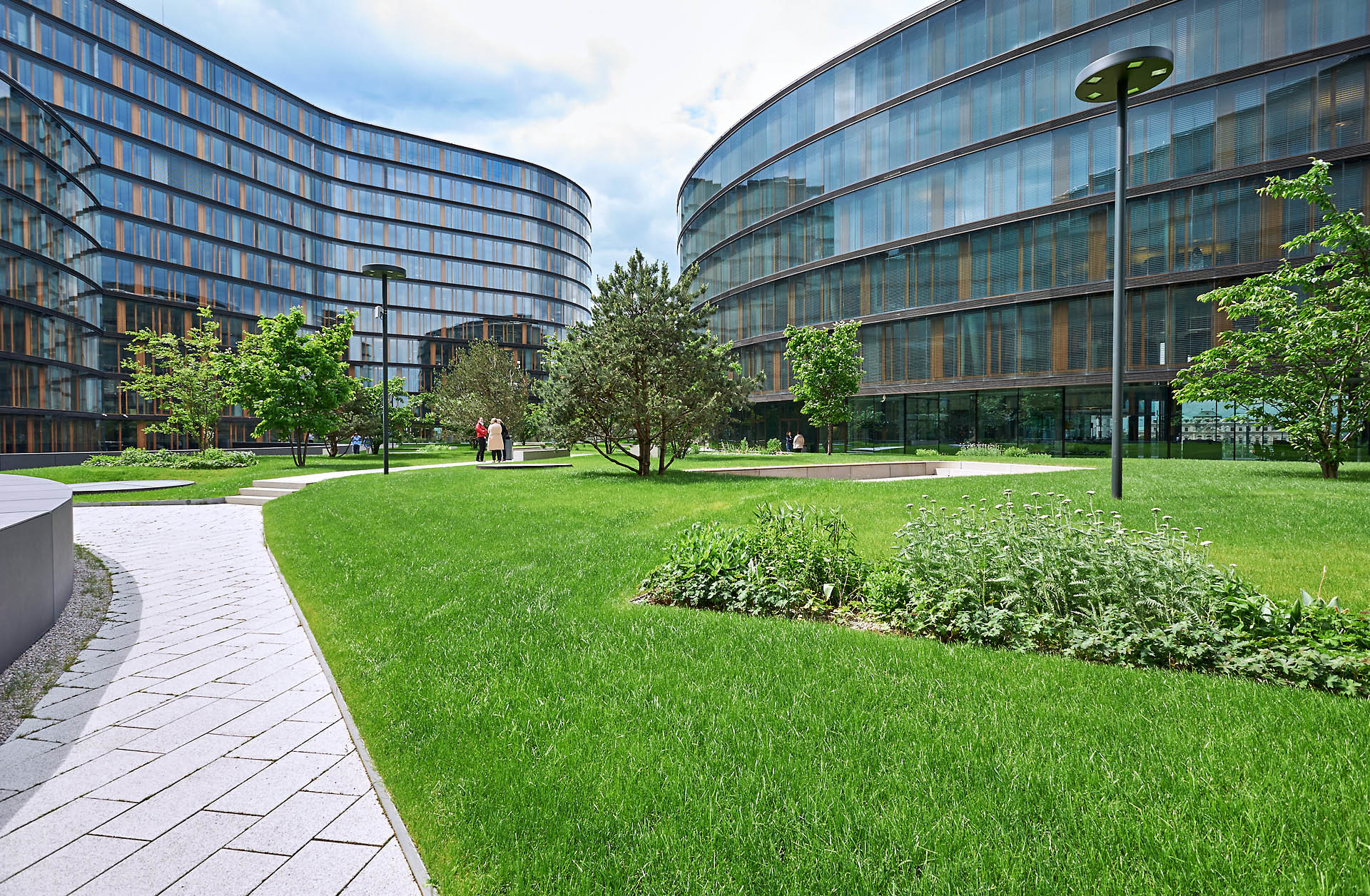 Hauptsitz Erste Bank Group in Wien | Flachdach | Büro- und Verwaltung ...