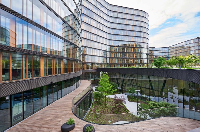 Hauptsitz Erste Bank Group in Wien | Flachdach | Büro- und Verwaltung ...