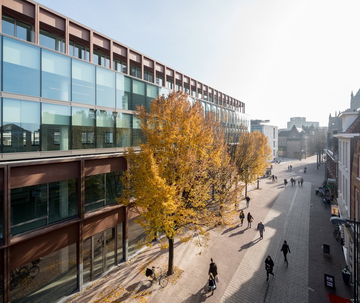 Building 026 in Arnheim | Glas | Büro/Verwaltung | BauNetz Wissen