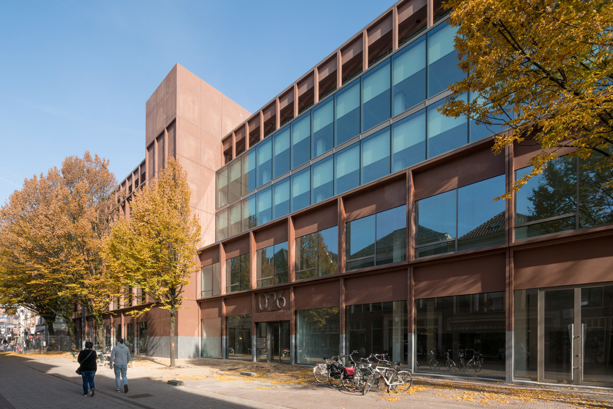 Building 026 in Arnheim | Glas | Büro/Verwaltung | BauNetz Wissen