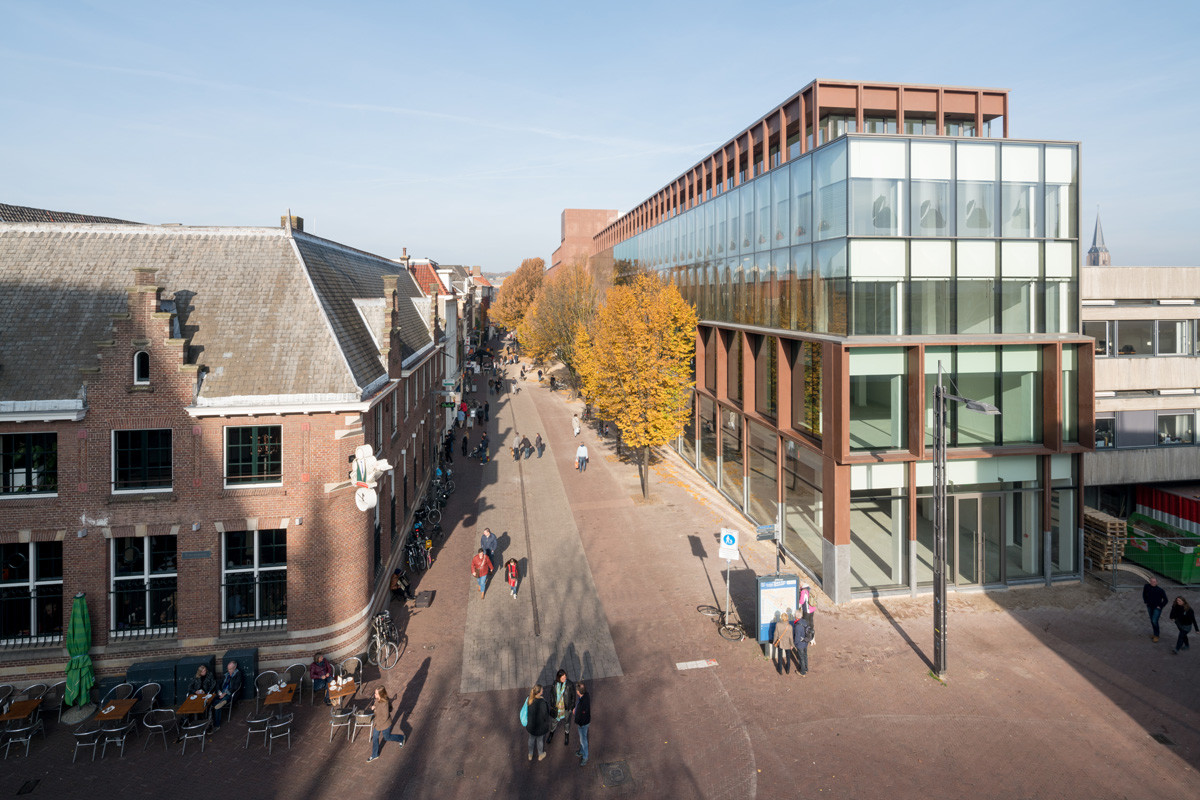 Building 026 in Arnheim | Glas | Büro/Verwaltung | BauNetz Wissen