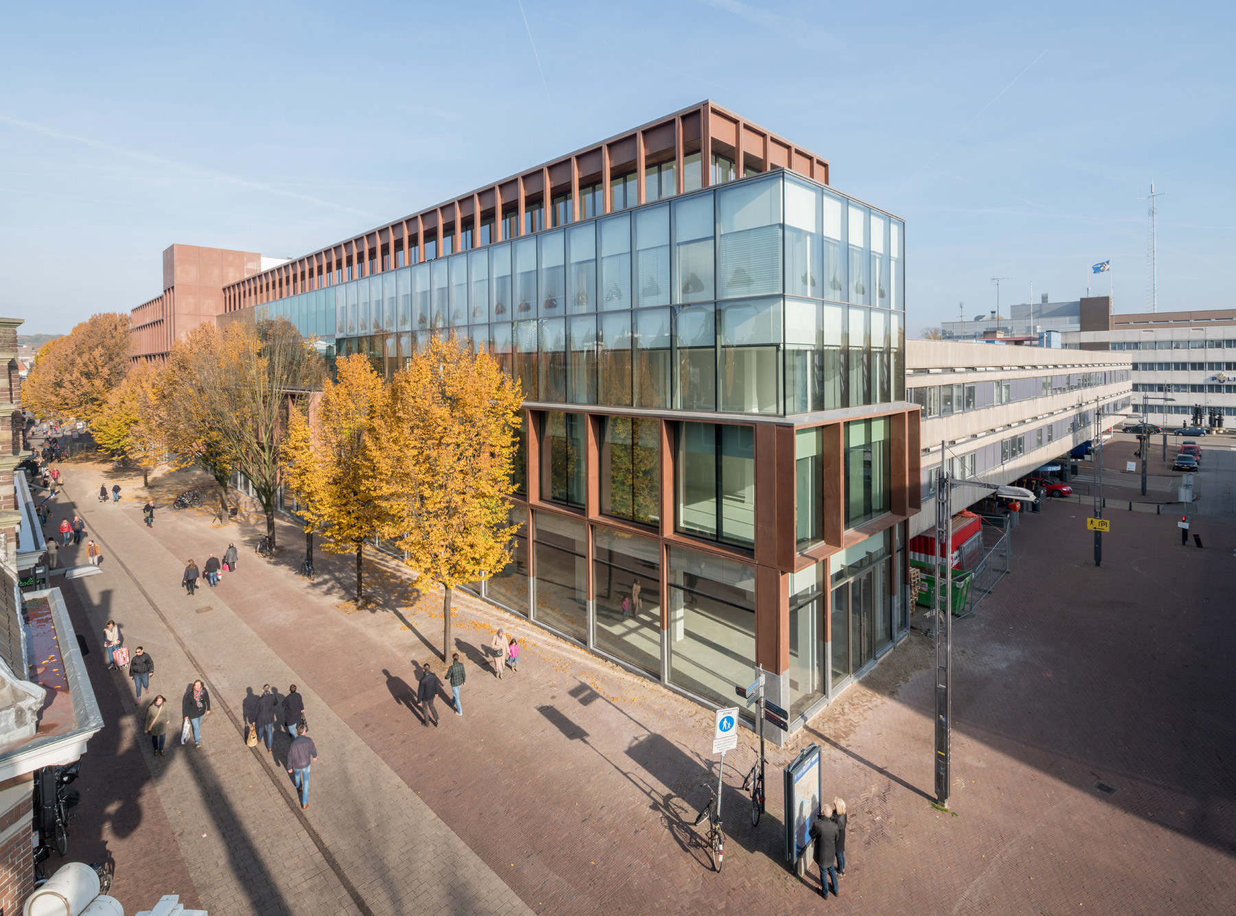 Building 026 in Arnheim | Glas | Büro/Verwaltung | BauNetz Wissen