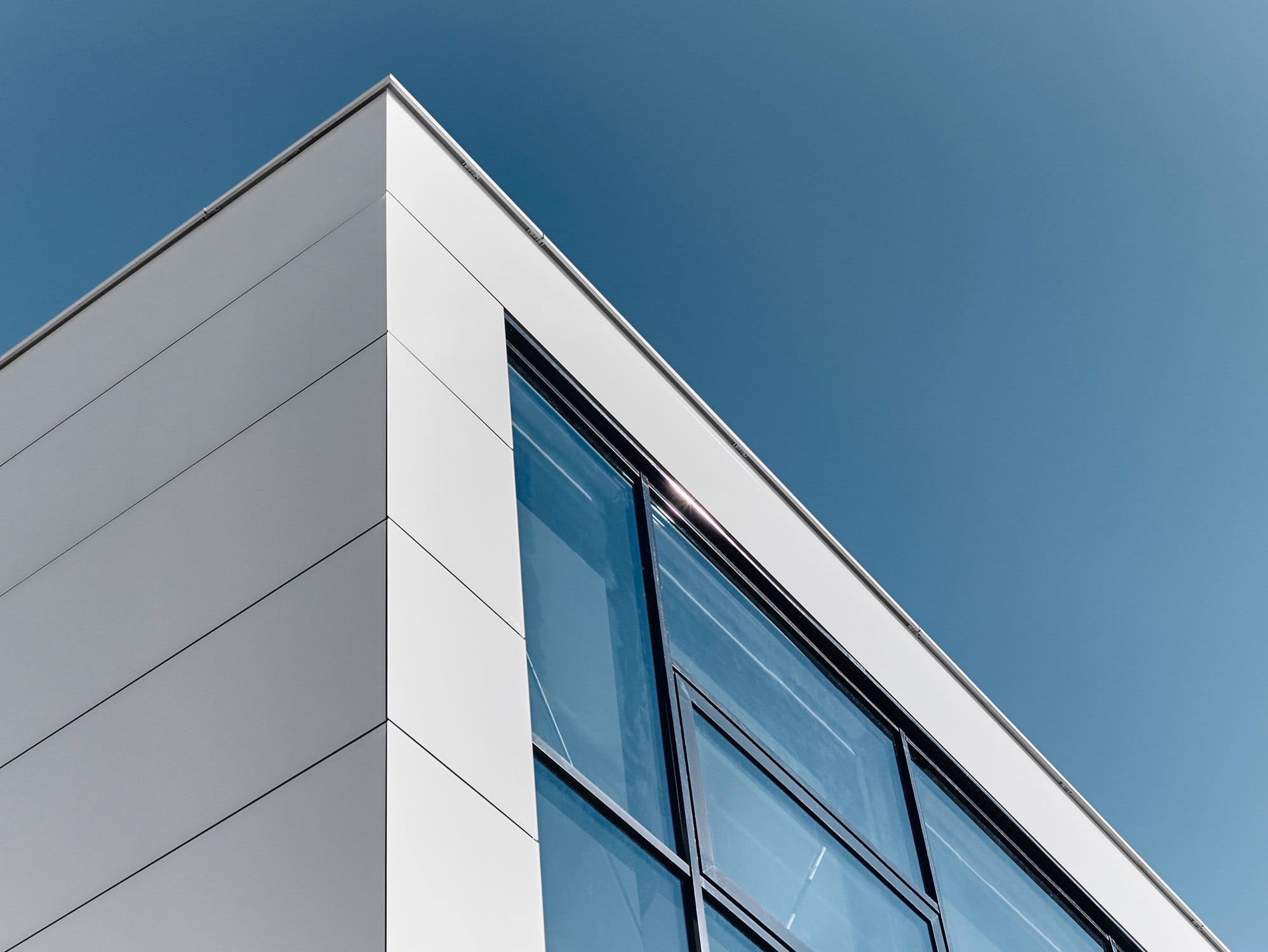 Modulare Glas-Sandwich-Paneele | Glas | News/Produkte | Baunetz_Wissen