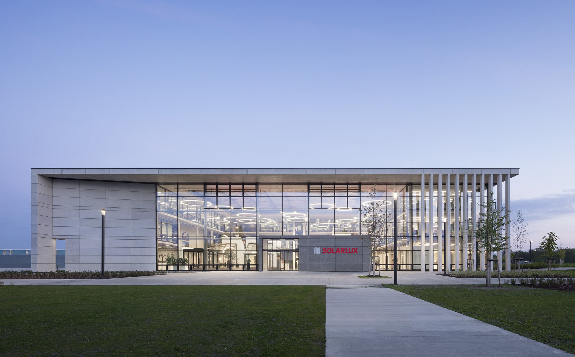 Solarlux Campus in Melle | Flachdach | Industrie und Gewerbe | BauNetz ...