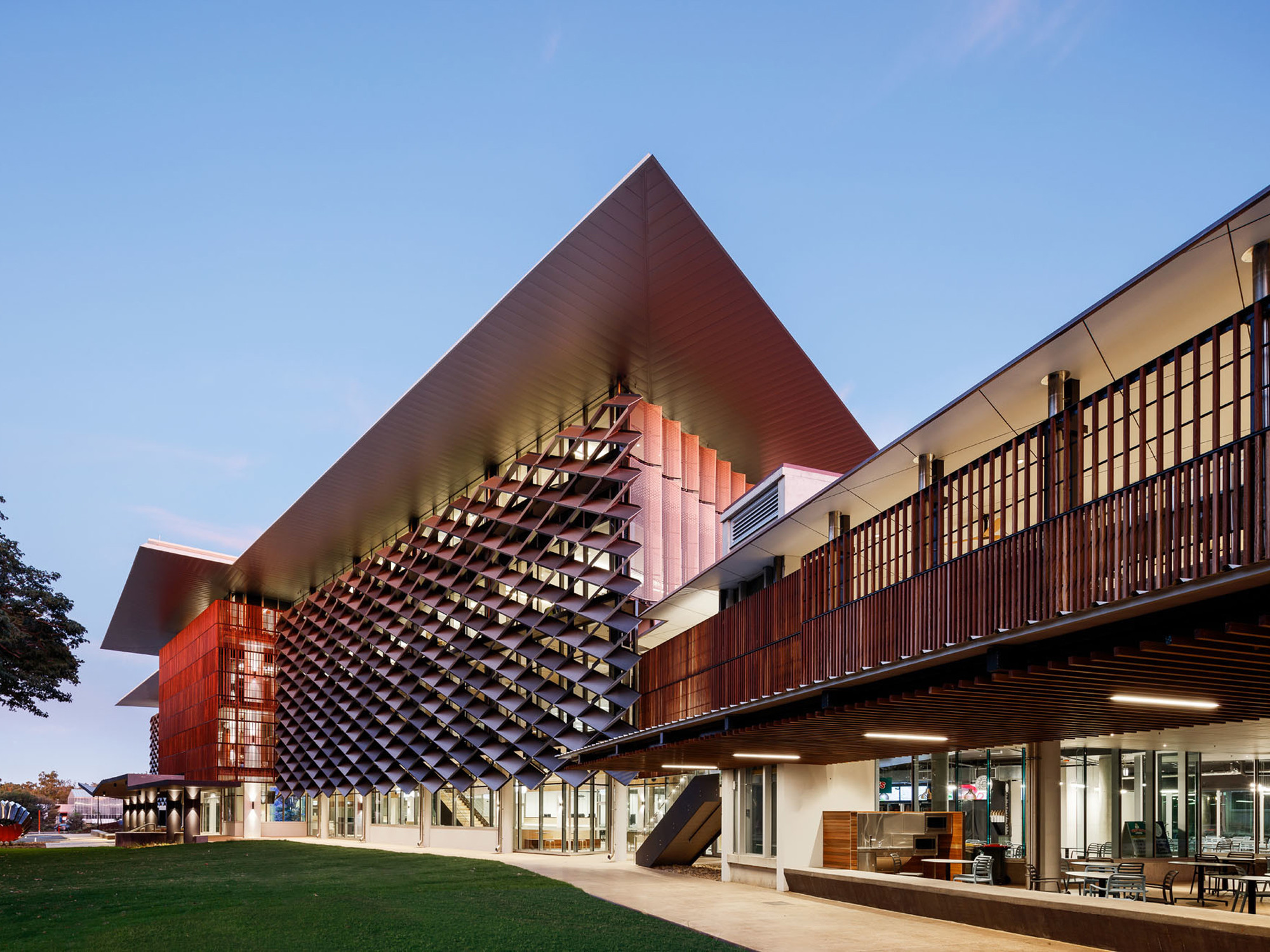 Universitätsgebäude The Science Place in Townsville | Sonnenschutz ...