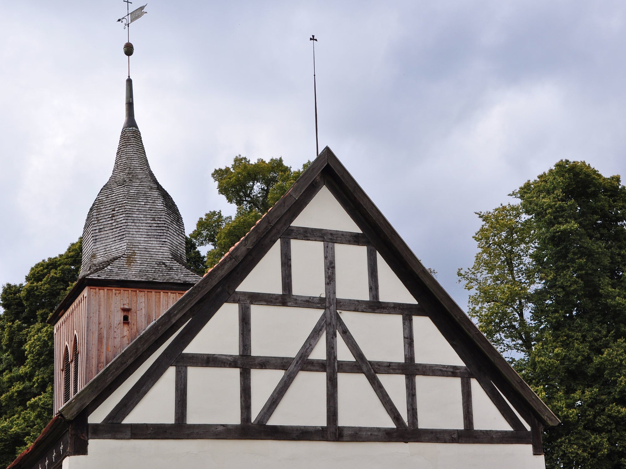 Strebe | Geneigtes Dach | Glossar | BauNetz Wissen