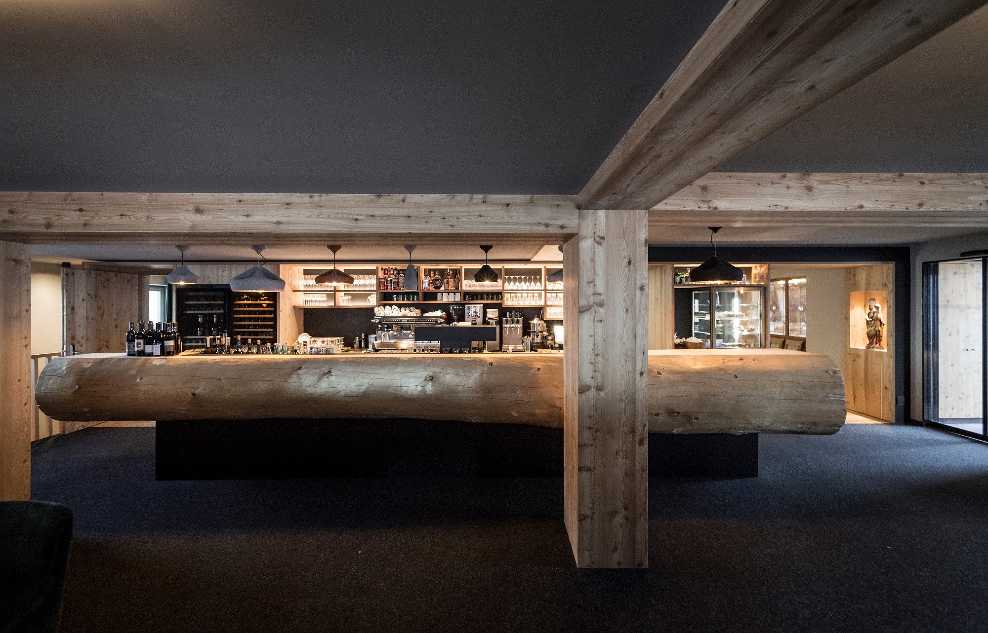 Berghaus Zallinger bei Kastelruth | Holz | Bauen im Bestand | BauNetz ...