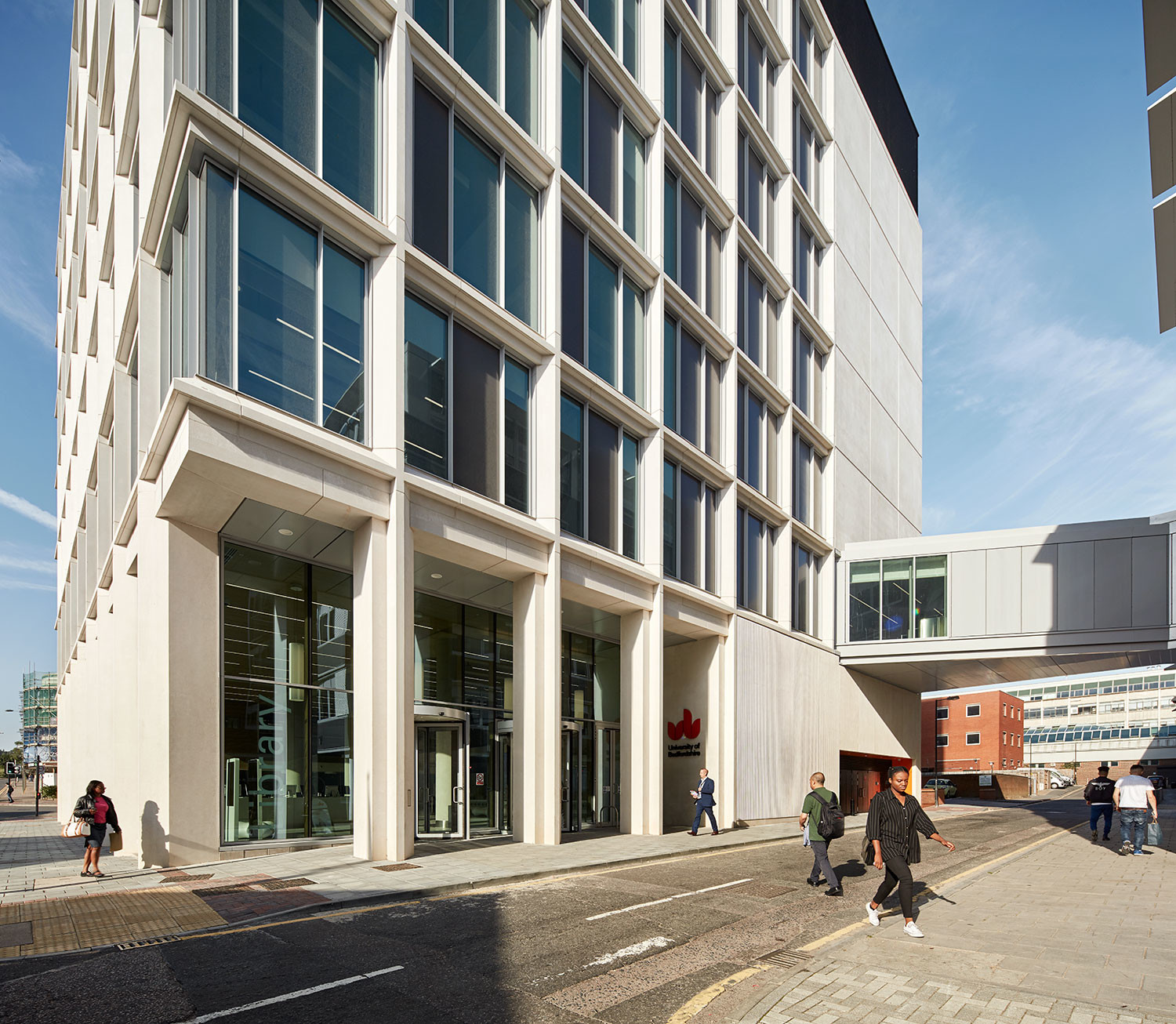 Unibibliothek in Luton | Elektro | Kultur/Bildung | Baunetz_Wissen