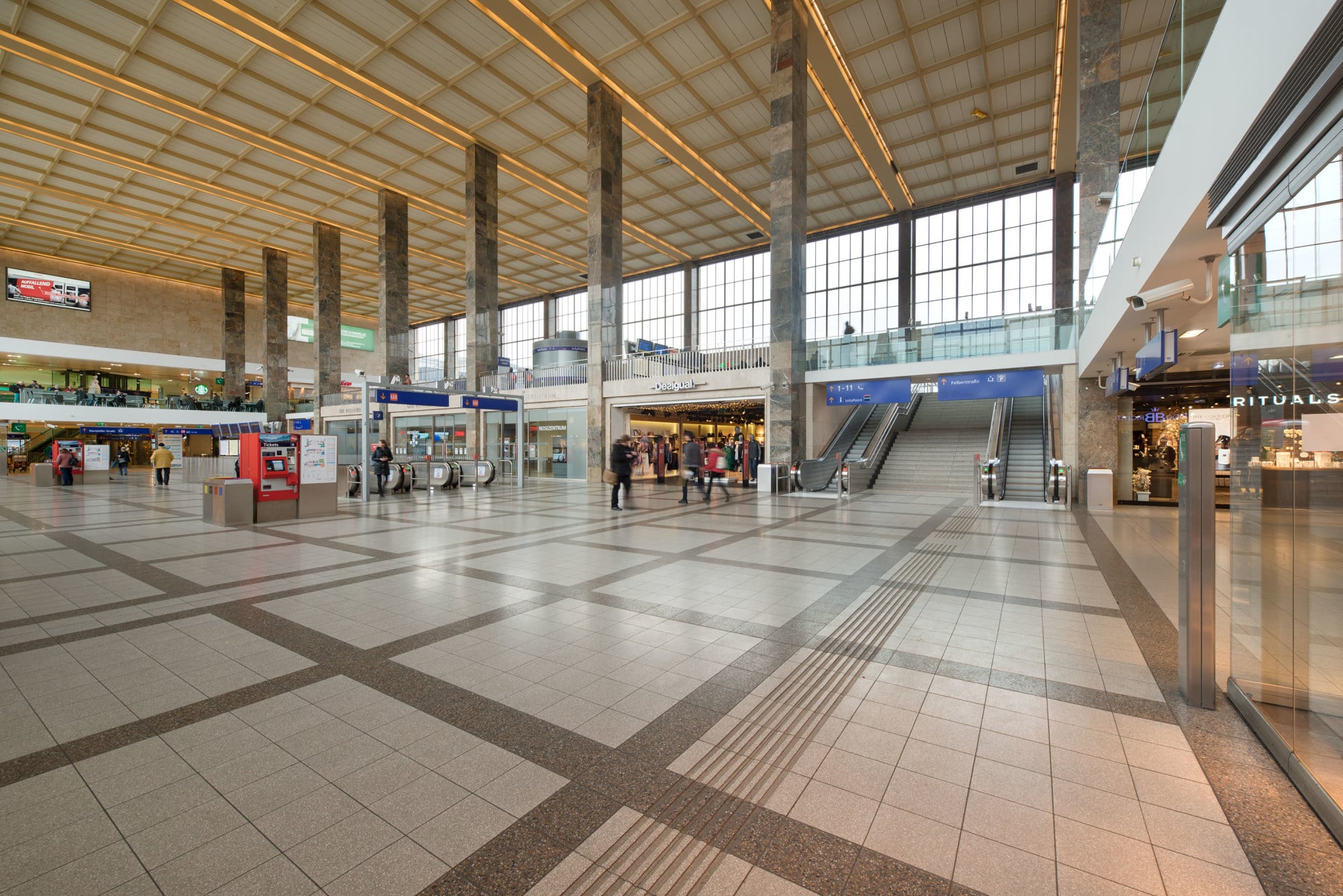 Sanierung Westbahnhof in Wien | Elektro | Verkehr | BauNetz Wissen