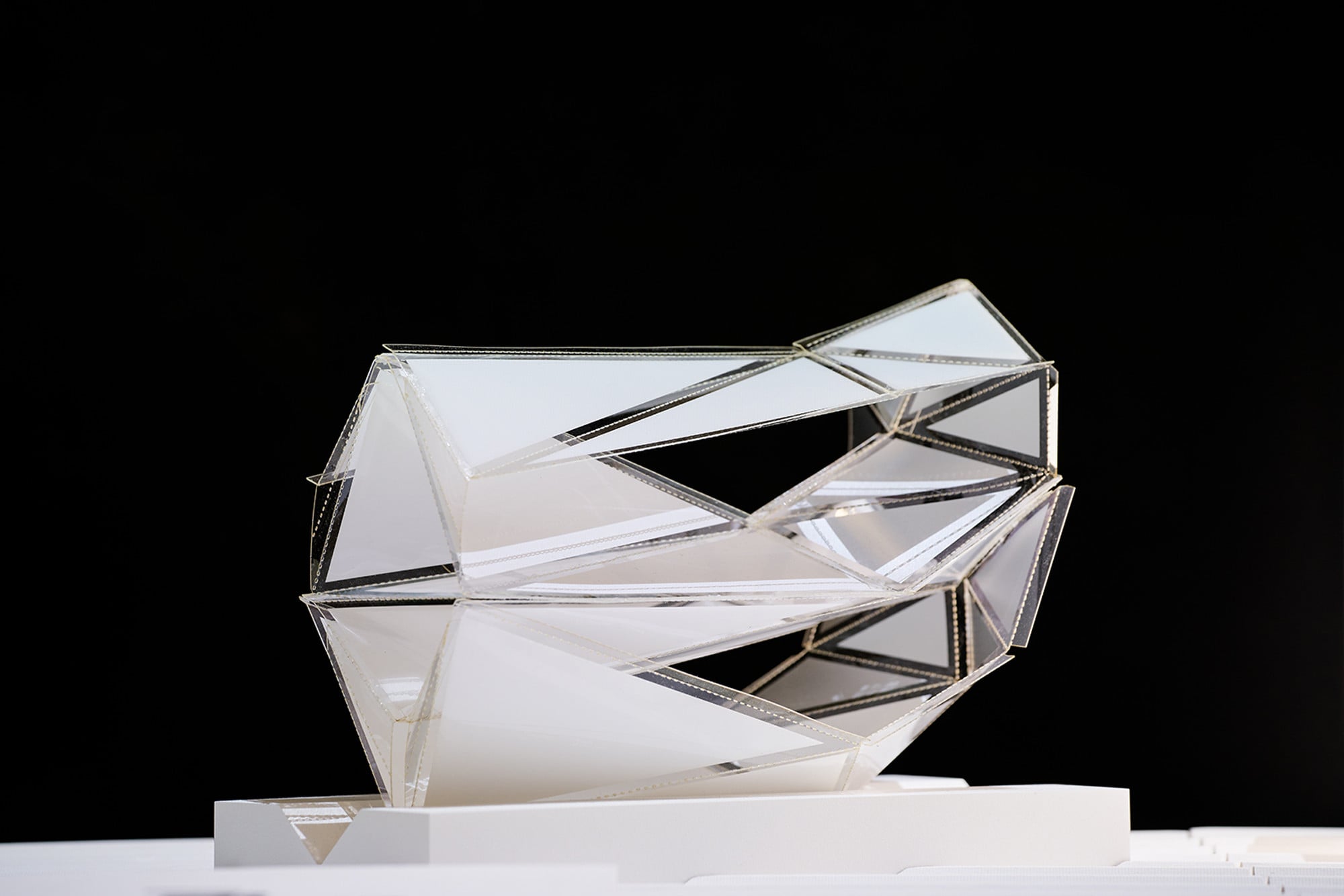 Origami-Jalousie mit Photovoltaikanlage | Sonnenschutz | Forschung ...
