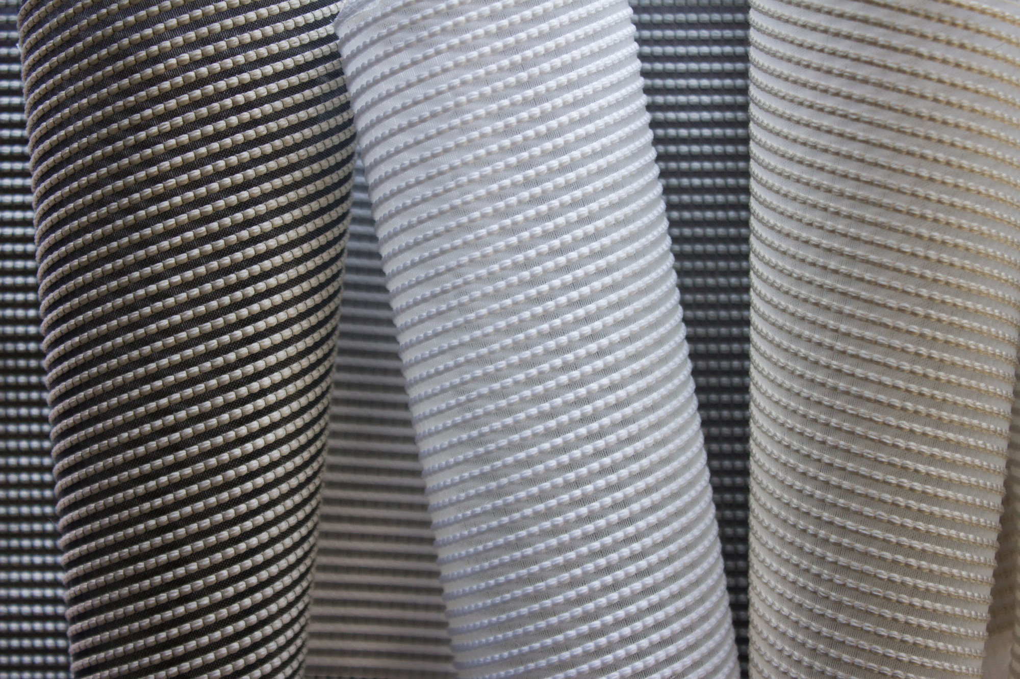 Akustisch wirksamer Vorhang | Akustik | News/Produkte | Baunetz_Wissen