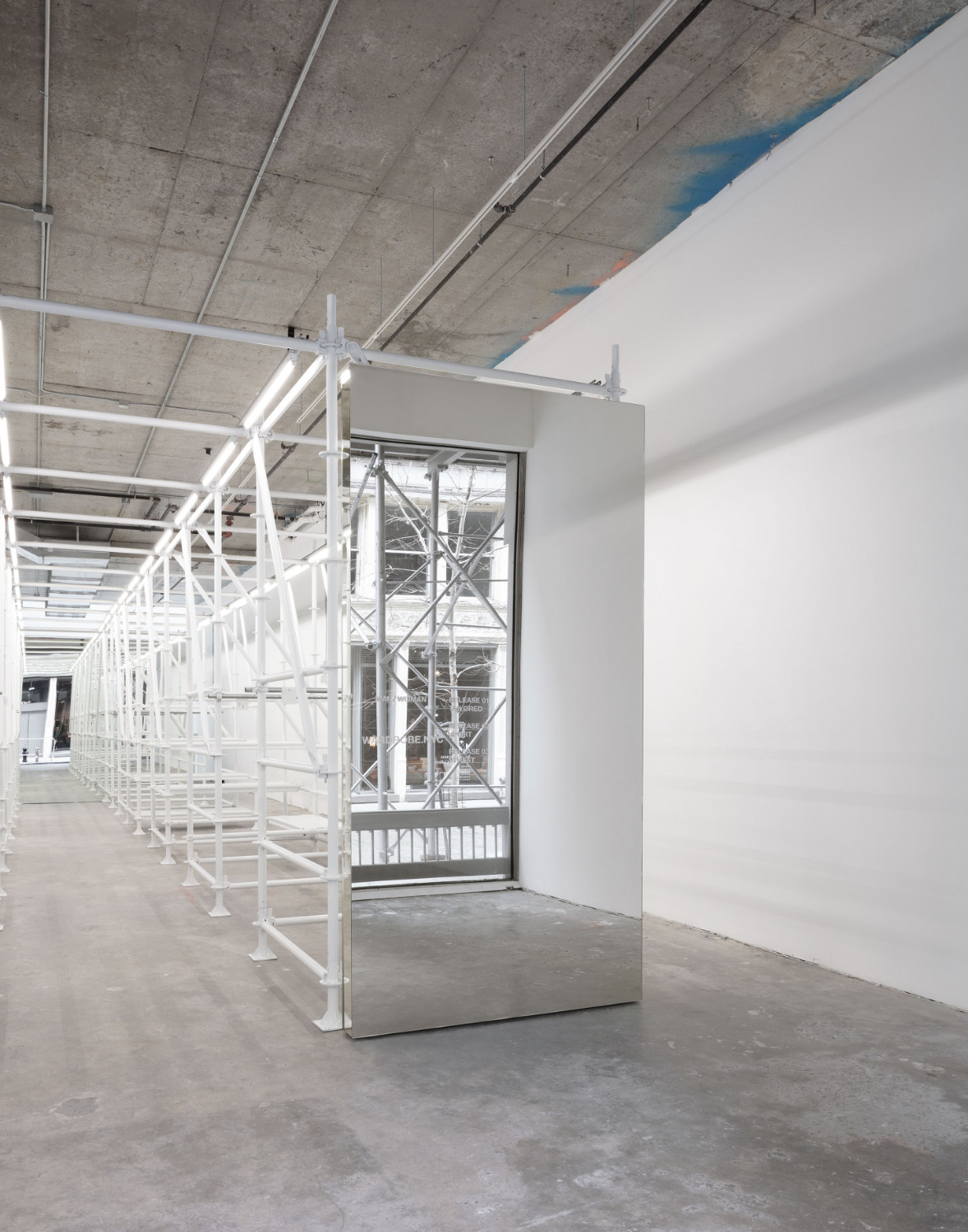 Gerüst als Kleiderständer | Gerüste und Schalungen | News | BauNetz Wissen