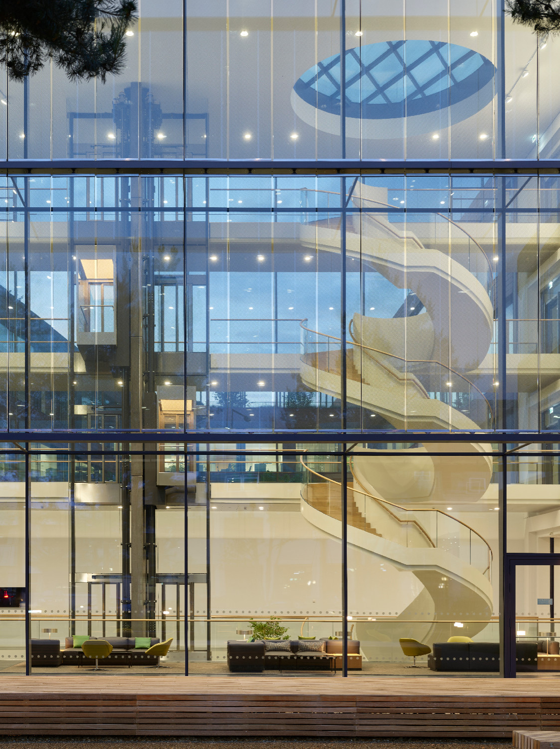 Firmenzentrale Vector Informatik in Stuttgart | Flachdach | Büro- und ...