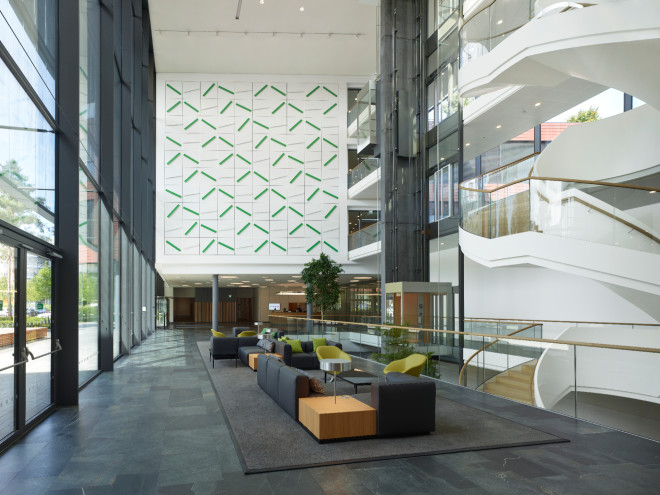 Firmenzentrale Vector Informatik in Stuttgart | Flachdach | Büro- und ...