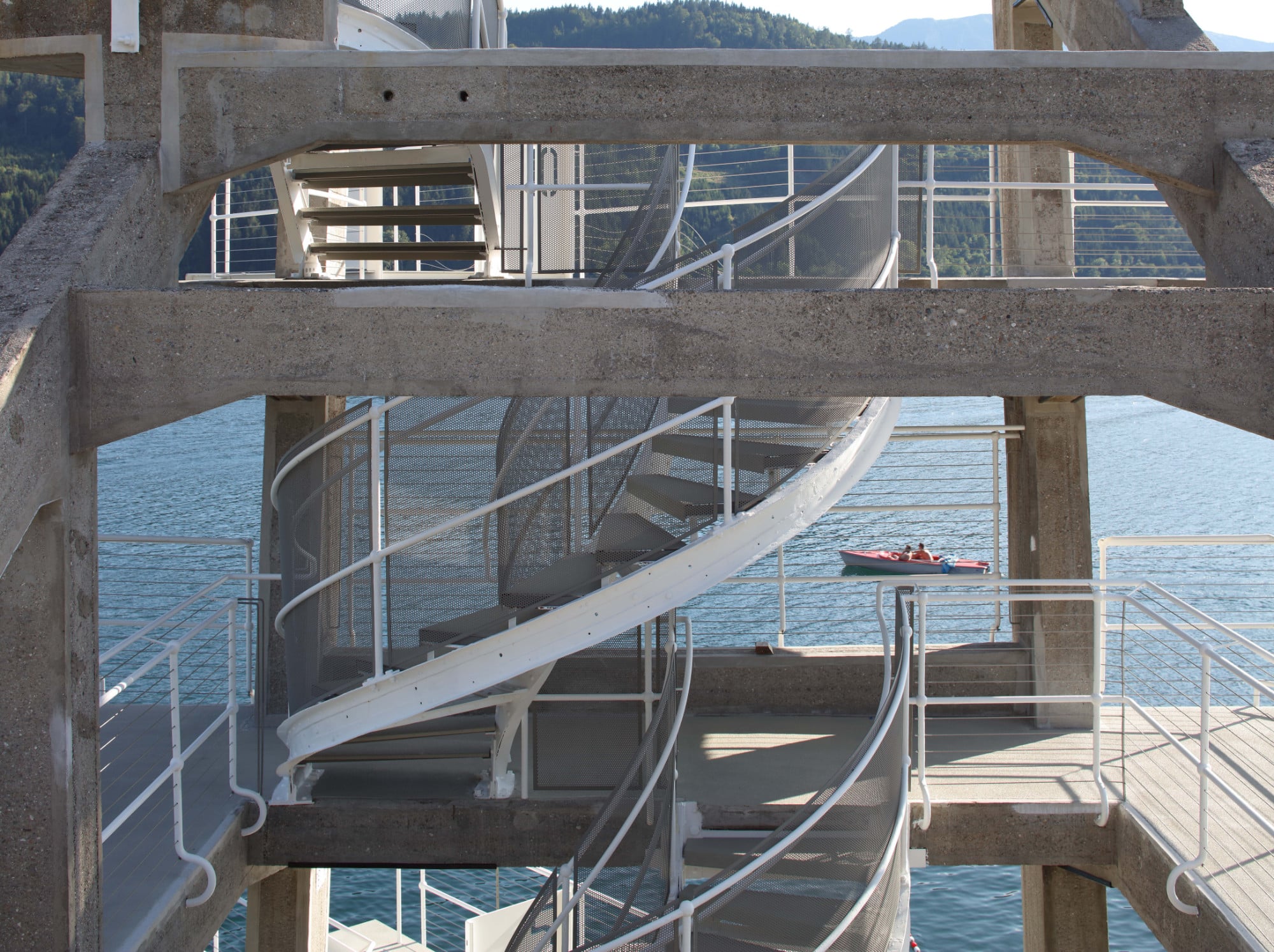 Sanierung Sprungturm am Millstätter See | Beton | News | BauNetz Wissen