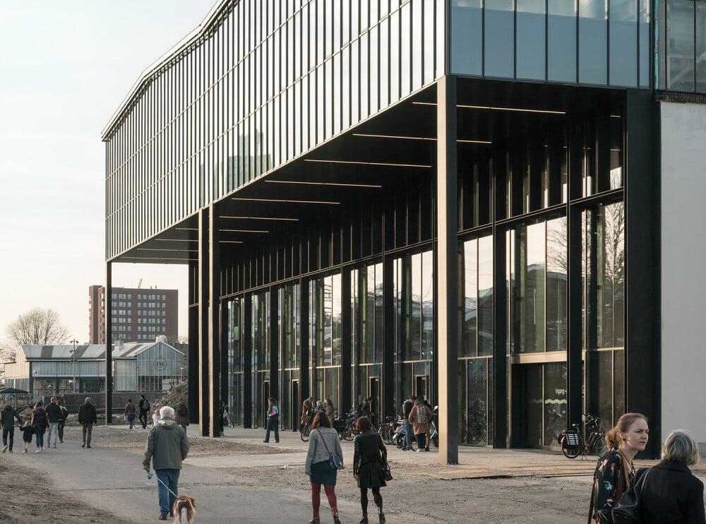 Bibliothek LocHal in Tilburg | Fenster und Türen | Kultur/Bildung ...