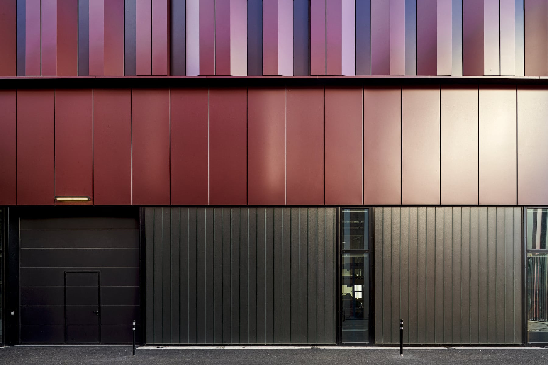 Profilglasfassade mit Wärmedämmung | Fassade | News | BauNetz Wissen