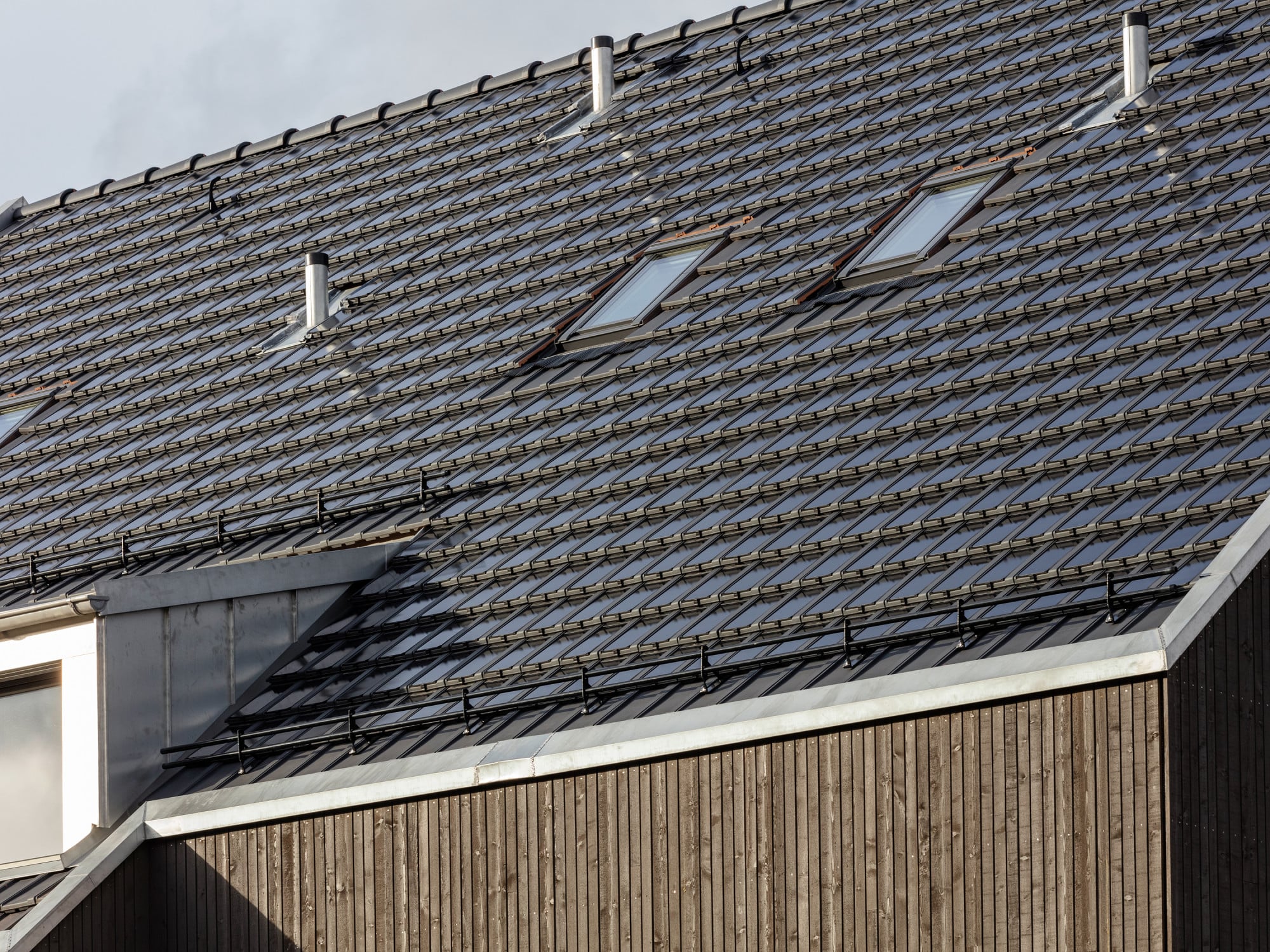 Architektonisch integrierbarer Solarziegel | Gebäudetechnik | News ...