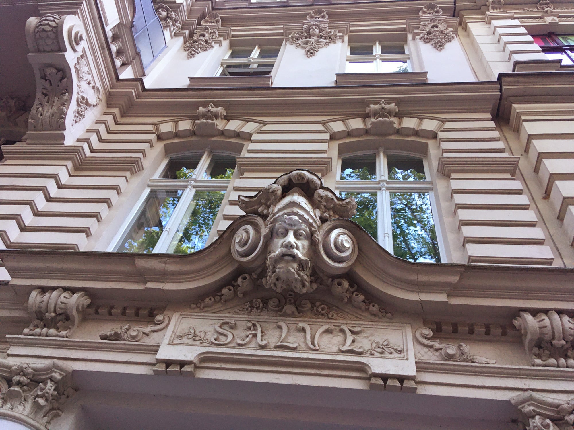 Supraporte | Fenster und Türen | Türarten | BauNetz Wissen