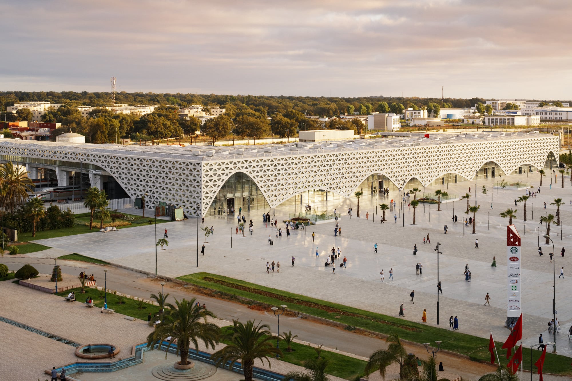Schnellbahnhof in Kenitra | Glas | Verkehr | Baunetz_Wissen