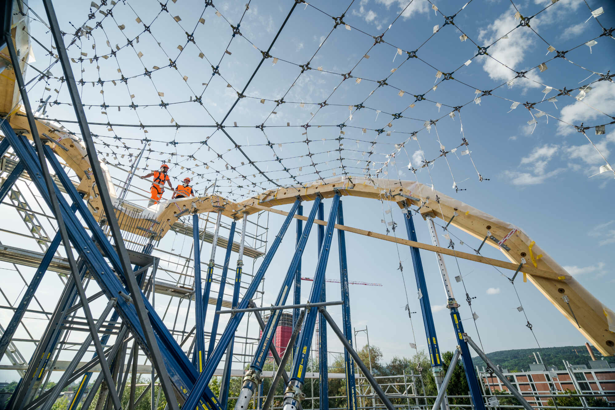 Dach der Forschungseinheit Hi-Lo in Dübendorf | Gerüste und Schalungen ...