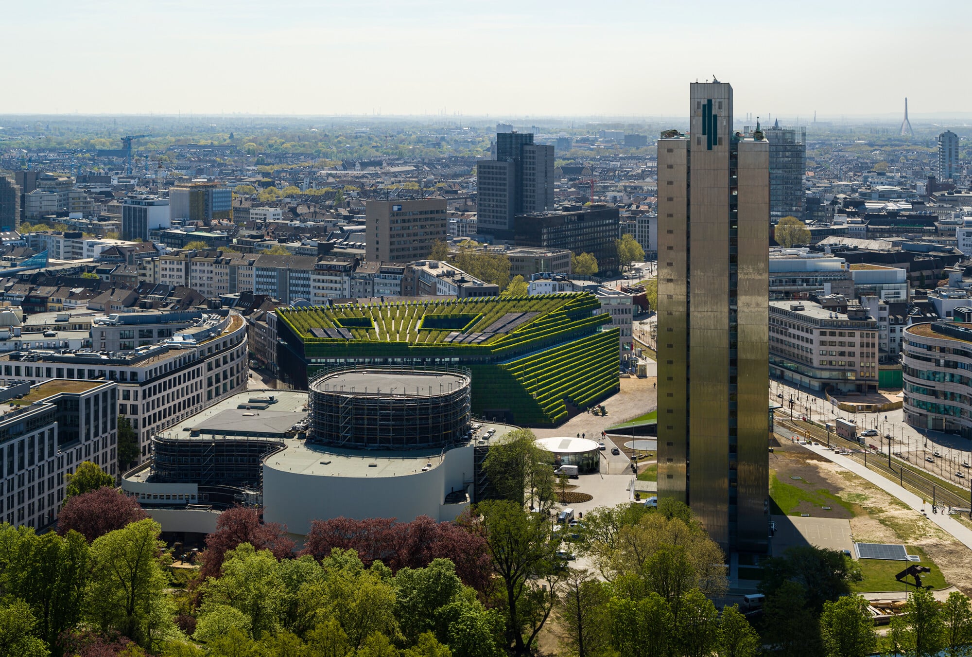 Geschäfts- und Bürogebäude Kö-Bogen II in Düsseldorf | Fassade | Büro ...
