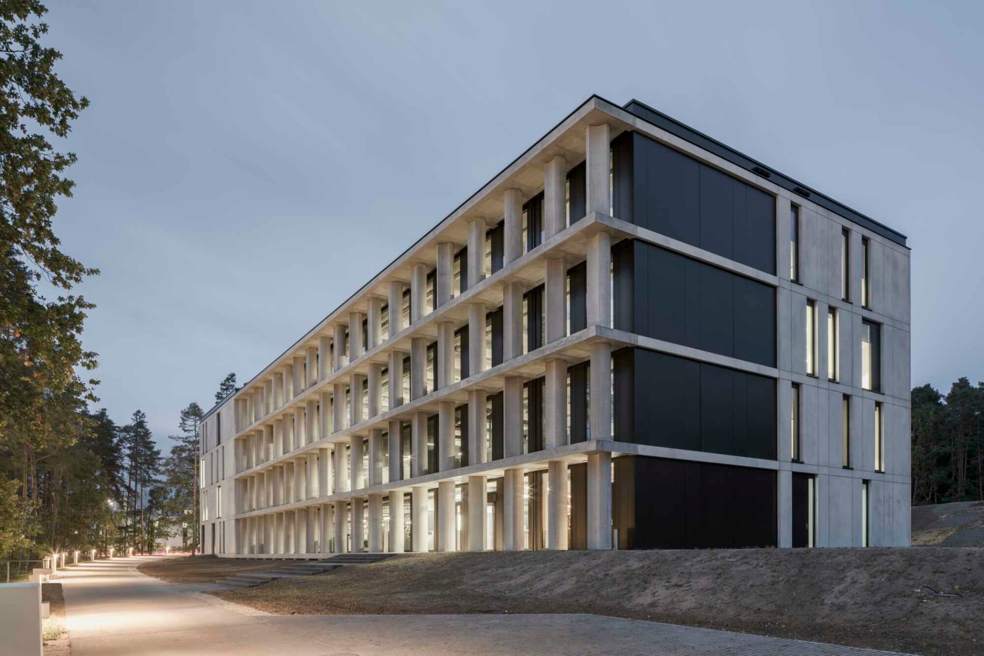 Bürogebäude MBC 55 in Sengenthal | Beton | Büro/Verwaltung | Baunetz_Wissen