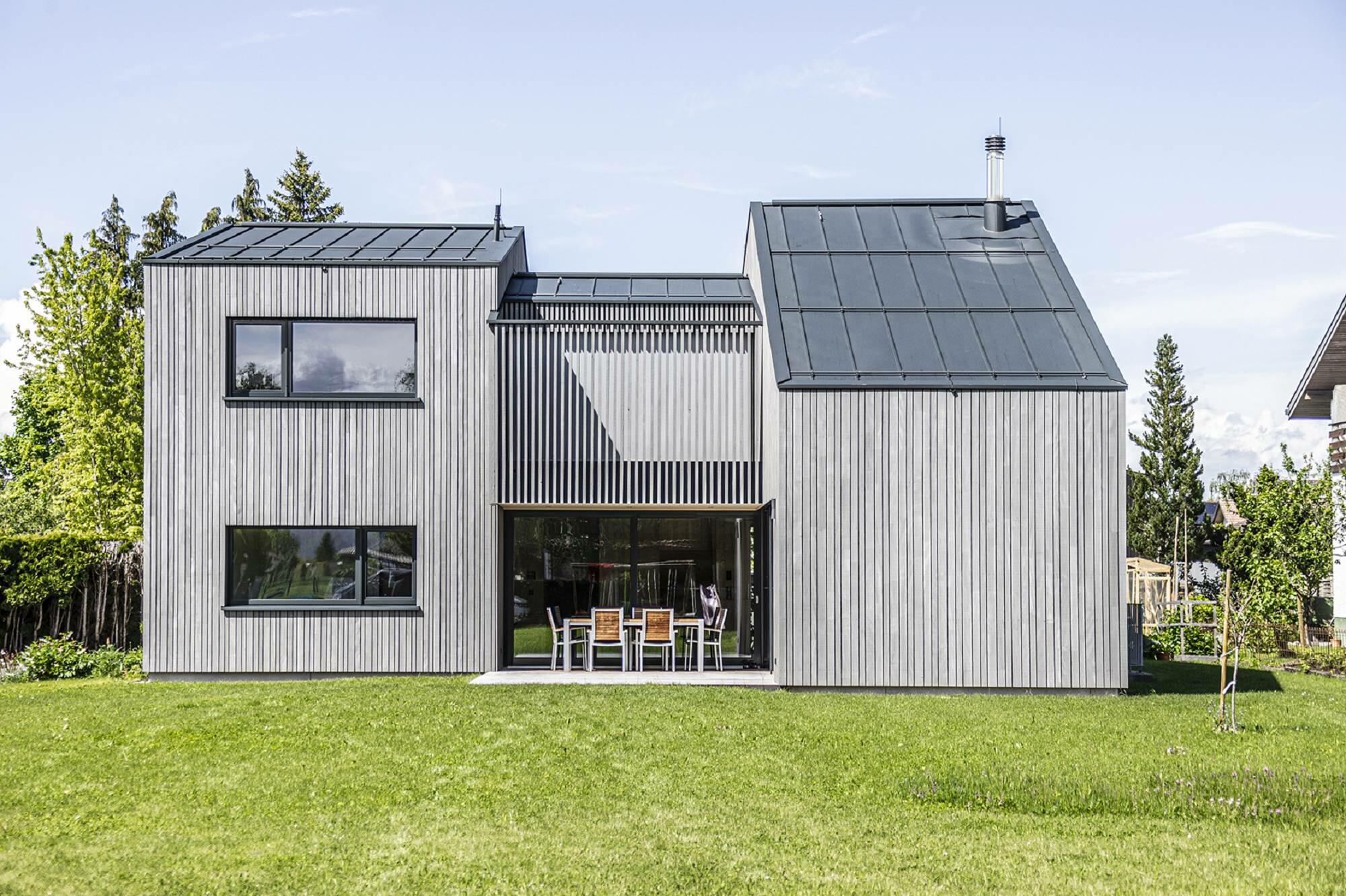 Wohnhaus in Lauterach | Geneigtes Dach | Wohnen | Baunetz_Wissen