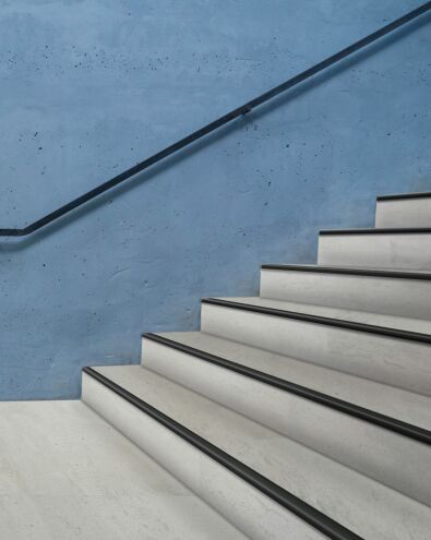 Stufenmarkierung für elastische Bodenbeläge | Treppen | News/Produkte ...