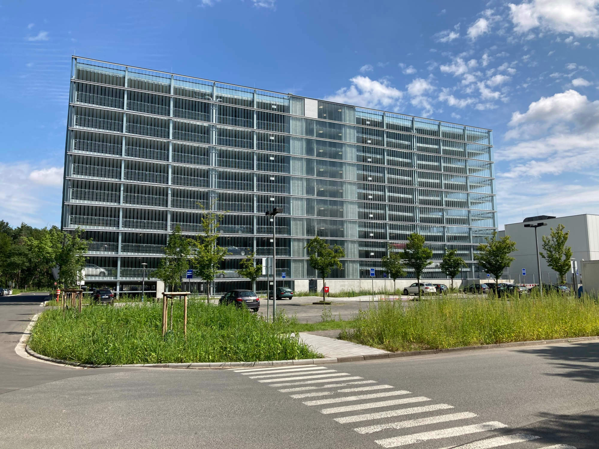 Linienförmige Wärmemelder für ein Parkhaus | Brandschutz | News/Produkte | BauNetz Wissen